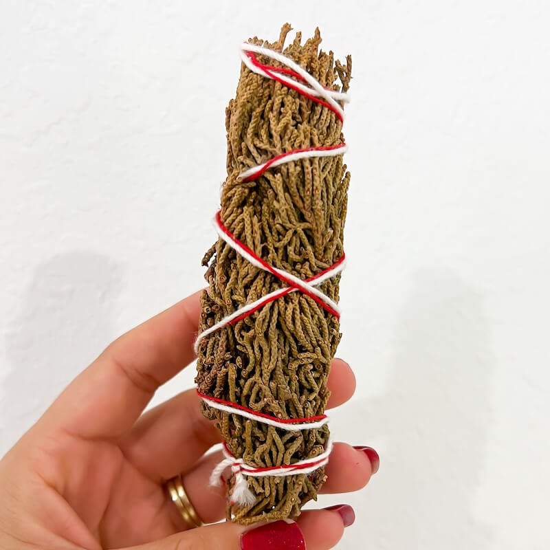 Juniper smudge stick - Juniper Smudge Wholesale - MAGICCRYSTALS.COM ...