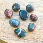 Tumbled Bloodstone Stone - Piedra Sanguinaria - MAGIC CRYSTALS – Magic Crystals