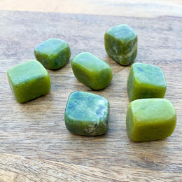 Tumbled Jade Stone - Healing Stone - MAGIC CRYSTALS – Magic Crystals