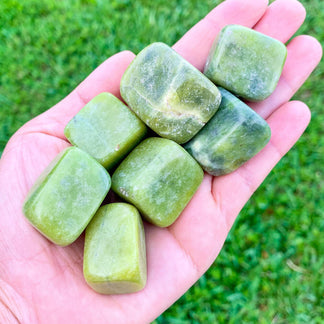 Tumbled Jade Stone - Healing Stone - MAGIC CRYSTALS – Magic Crystals