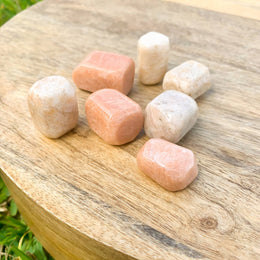 Tumbled Cream Moonstone Stone - Healing Crystal - MAGIC CRYSTALS ...
